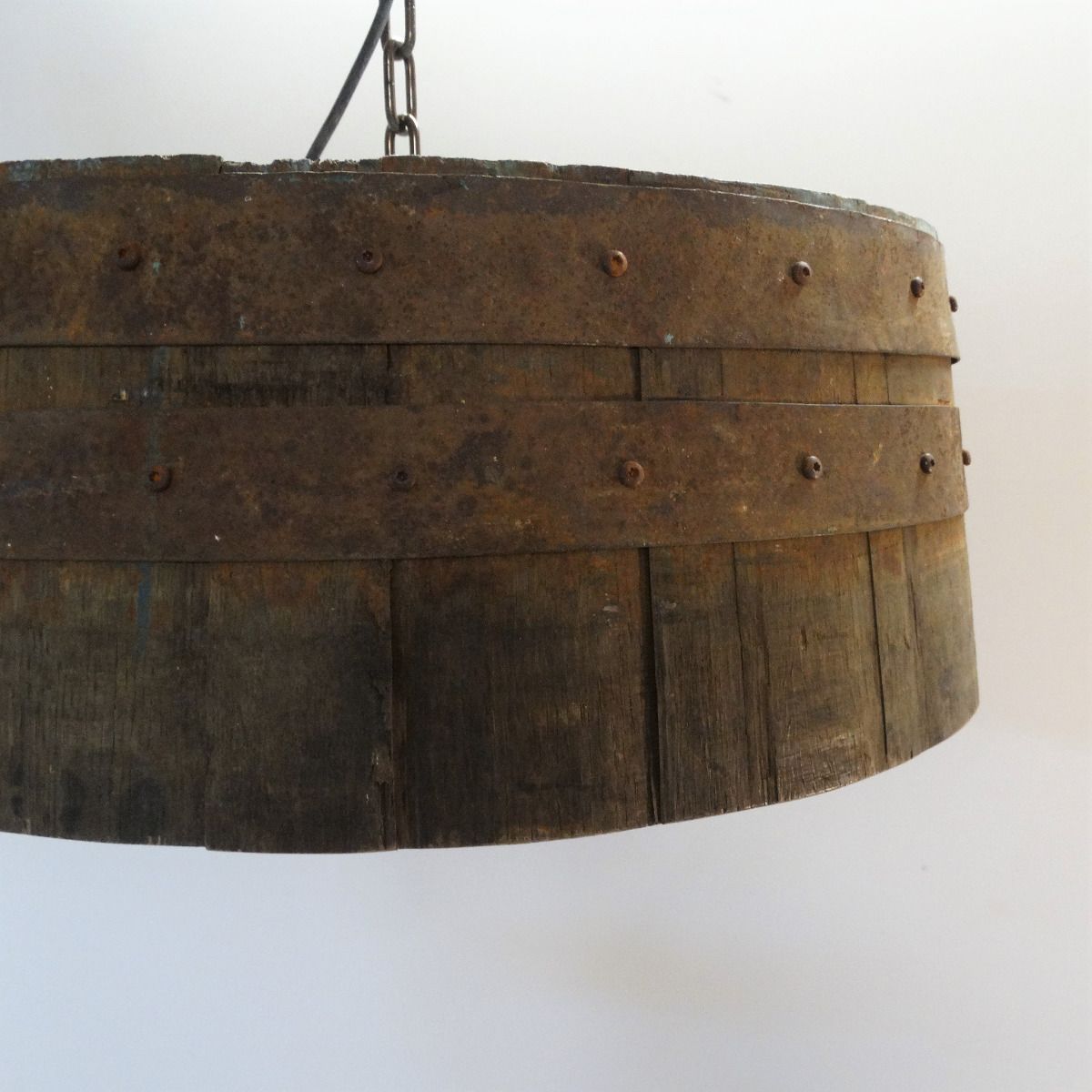 Whiskylampe Mirrie - originales Teil eines schottischen Whiskyfasses, umgebaut als Lampe